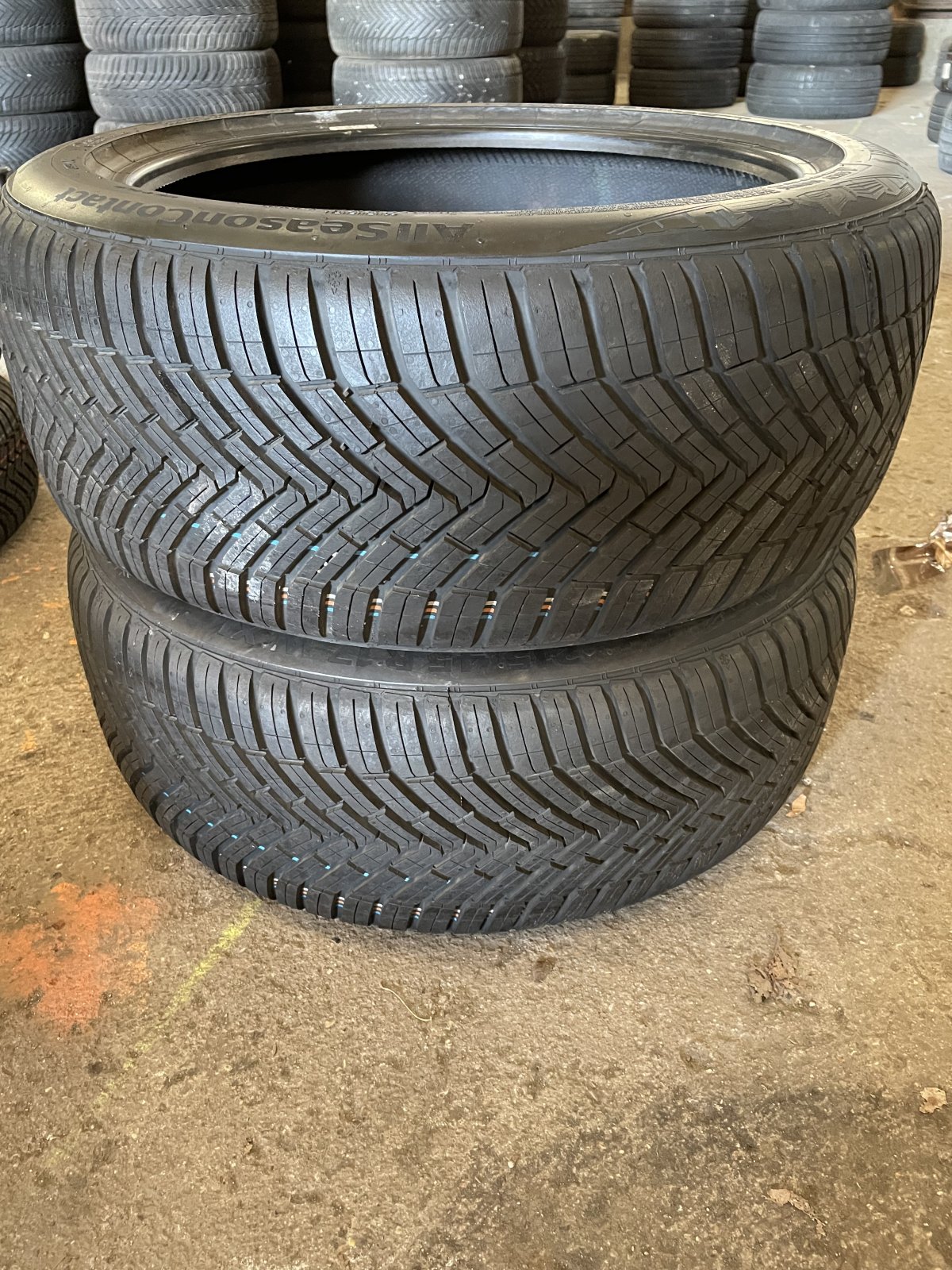 Dæk 17” Continental 215/45r17 Ref.H5 helårsdæk - Løse dæk - ta-hjulcenter.dk